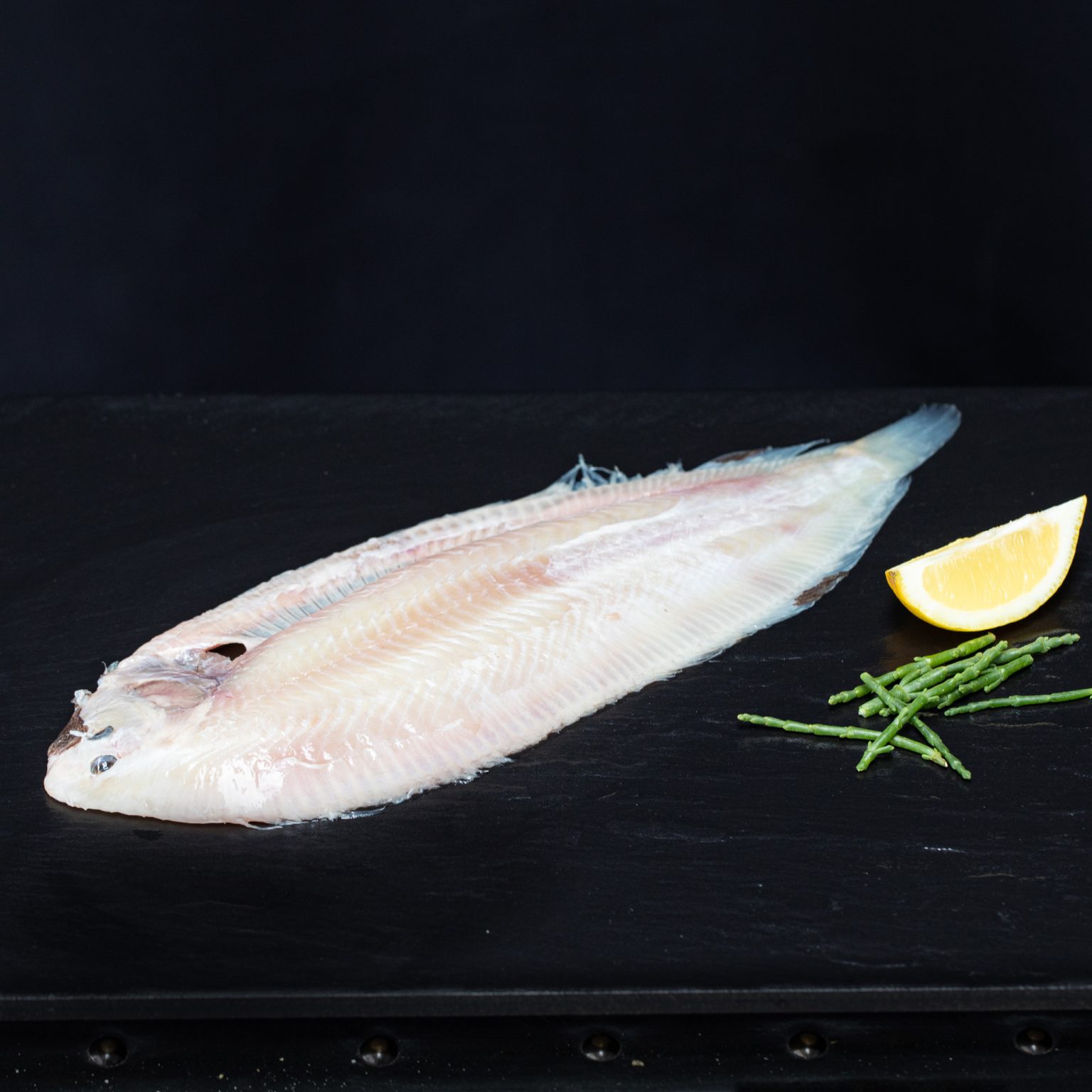 Zeetong bakken met witte wijnsaus - Inamood