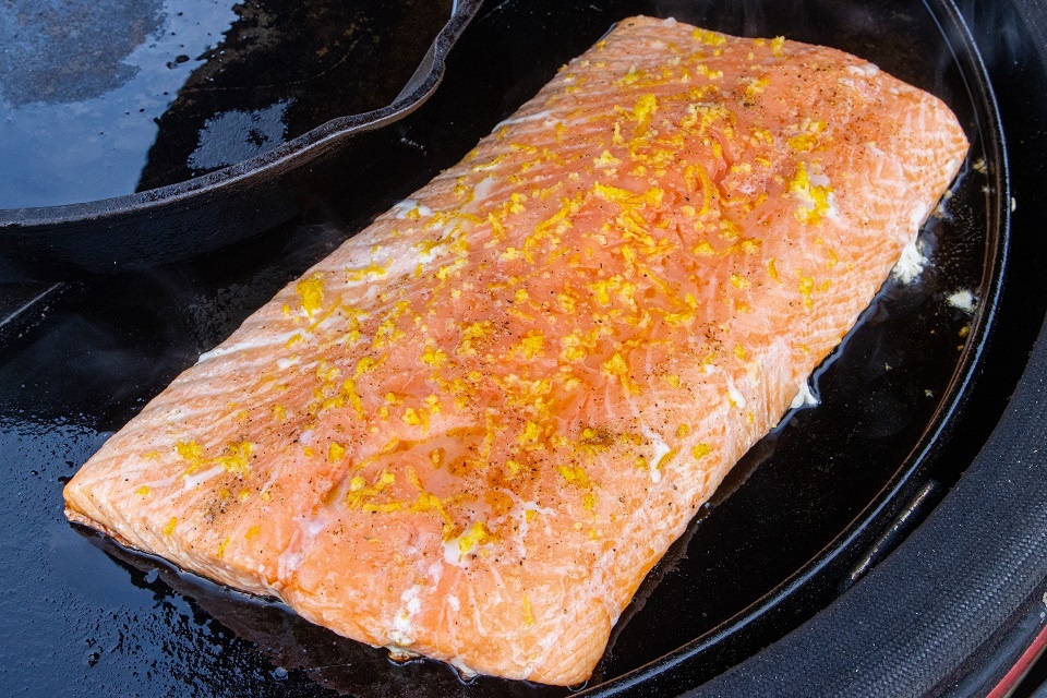 Hele zalm op de BBQ met tagliatelle - Inamood